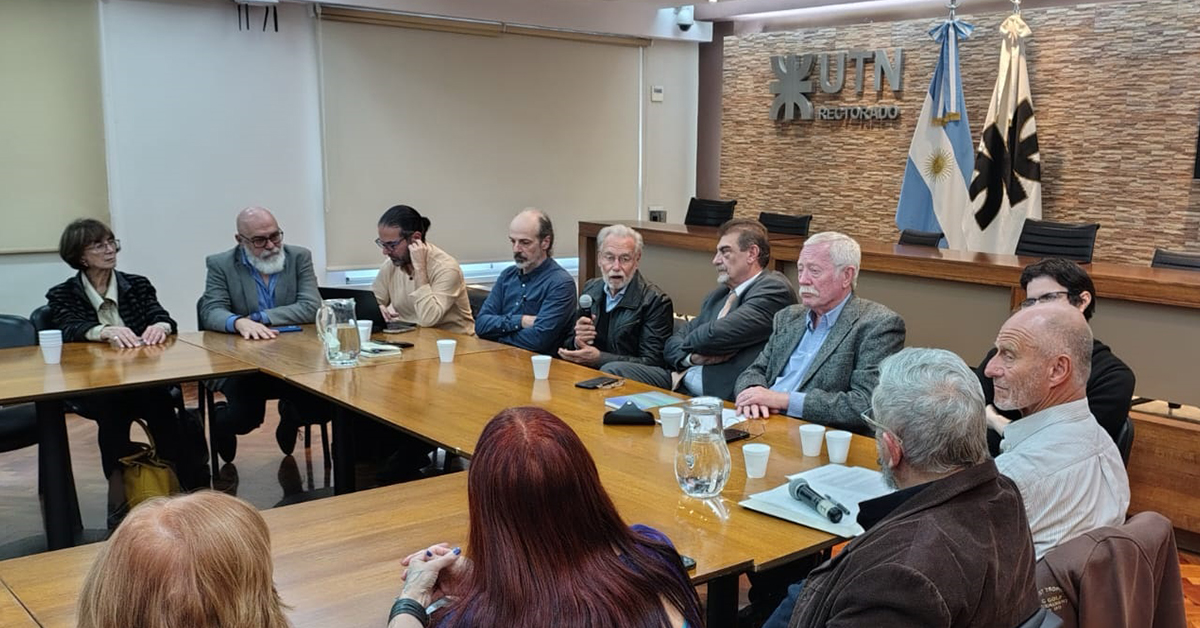 En la UTN se realizó la mesa redonda “Desde los descubrimientos científicos de Einstein al ...